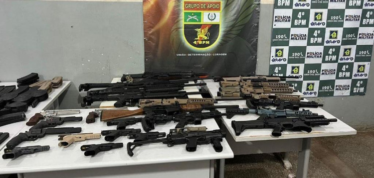 Grupo Suspeito De Tráfico Internacional De Armas é Preso Com Arsenal Em