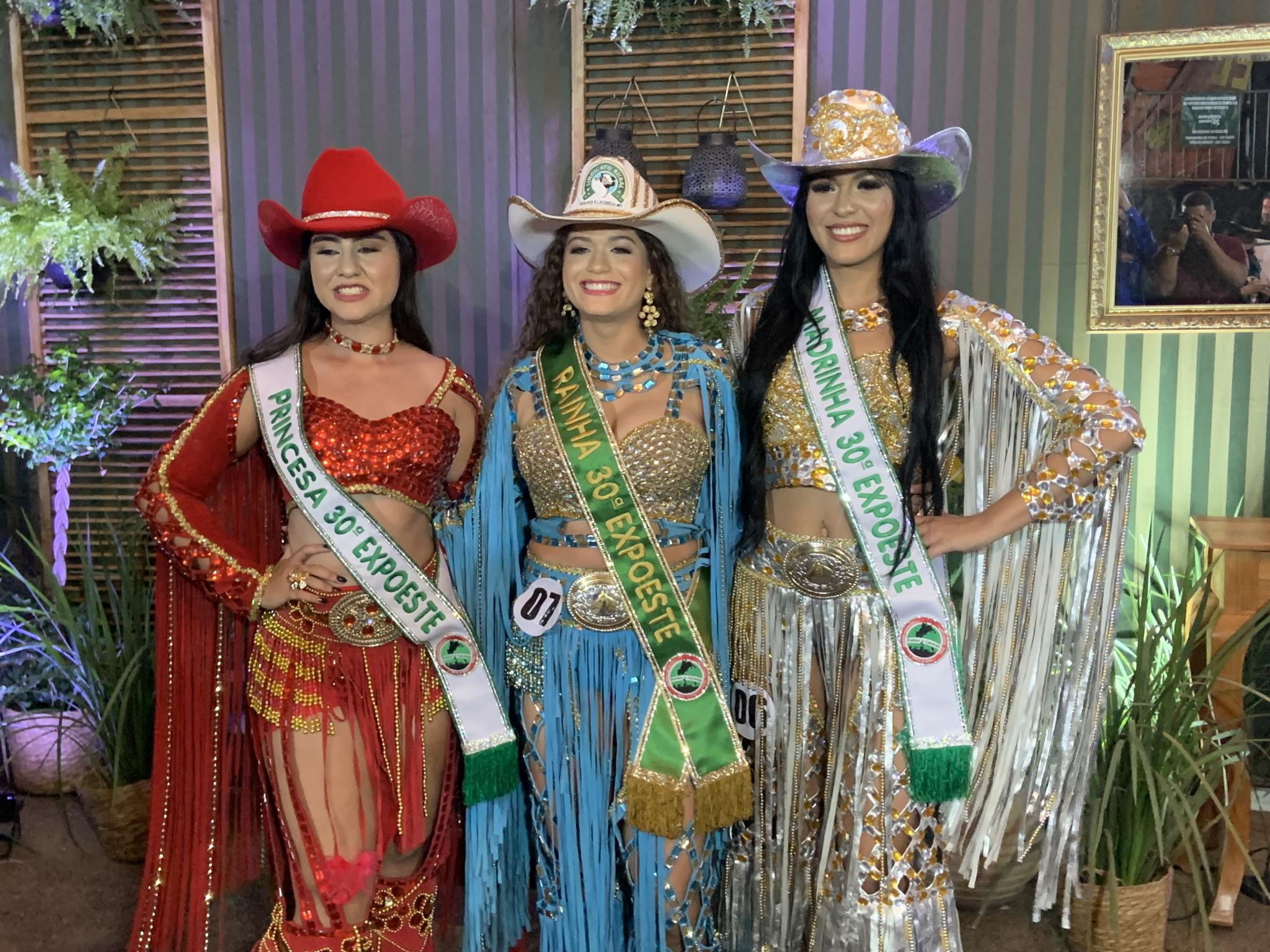 Laura Cabral - Nova rainha de Pontes e Lacerda - TV Centro Oeste